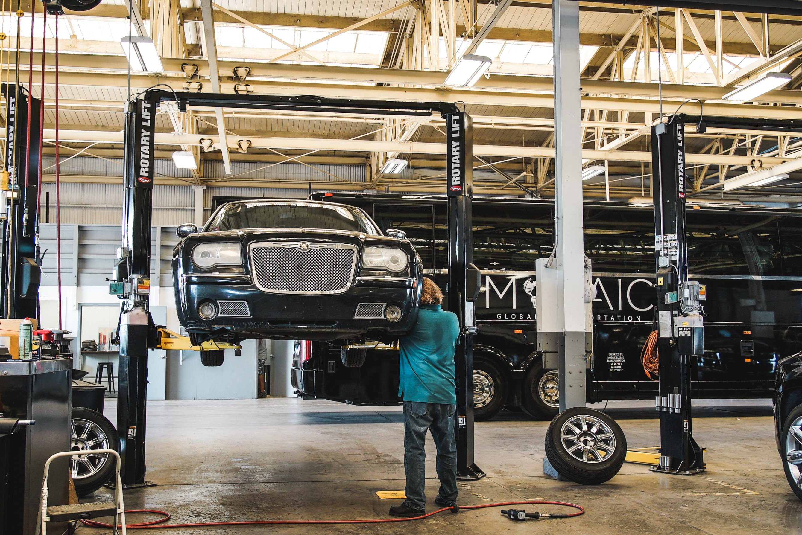 Corporate Shuttle & Fleet Services | Mosaic Global Transportation